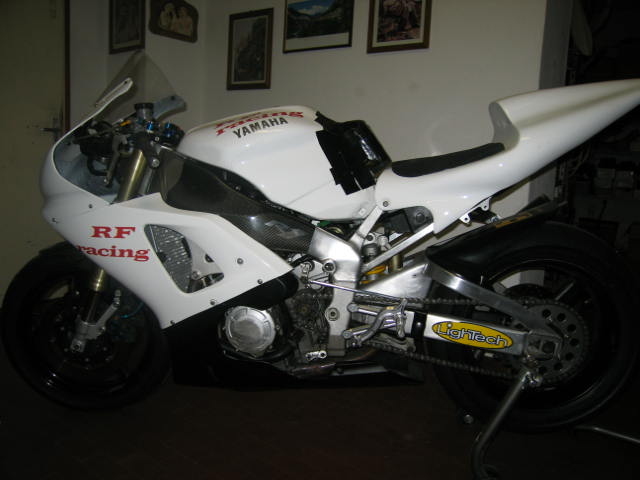 Vendo YAMAHA R1 '99