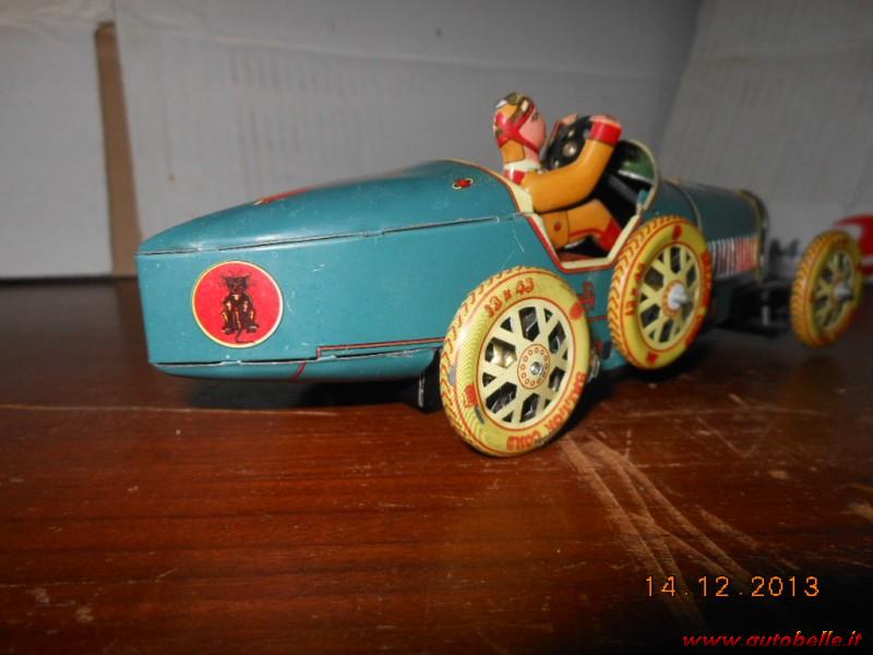 Vendo Disponibili diversi giocattoli d'epoca in latta