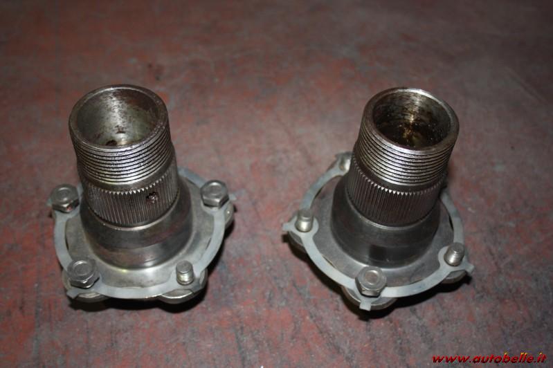 Vendo mozzi per ruote a raggi Alfa Romeo 1900