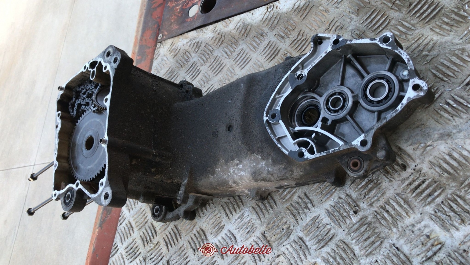 Vendo Coppia Carter Motore HI-Kf03E Honda @ Chiocciola Sh Dylan 150 in ...