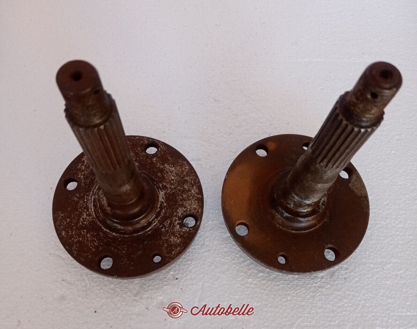 Vendo coppia mozzi porta ruota USATI per fiat 600--850